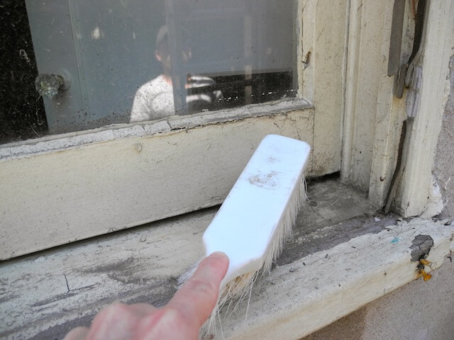 Weekend DIY Project: How to Quick-Fix a Seemingly Unrepairable Window ...