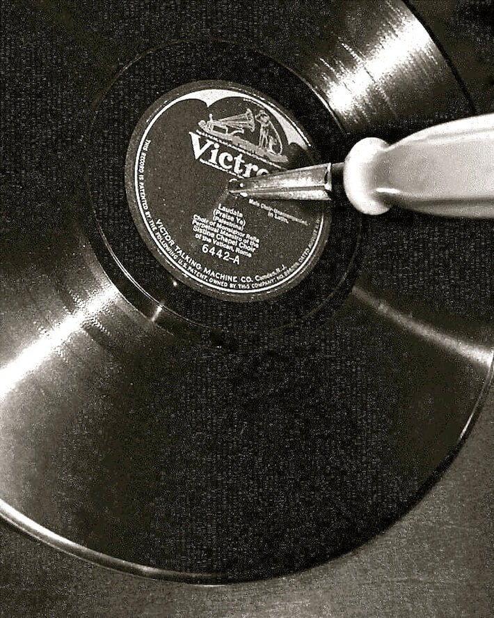 How To Repurpose Victor Records Into A Glam Cupcake Stand - HomeJelly