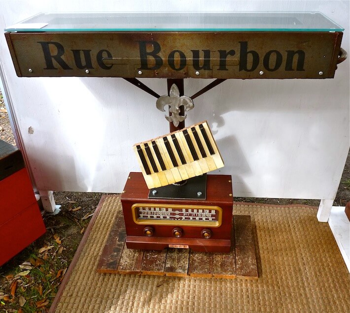 Repurposed Musical Instruments Make Beautiful Decor Music - HomeJelly