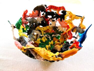 How To Make An Upcycled Plastic Animal Toy Bowl - HomeJelly