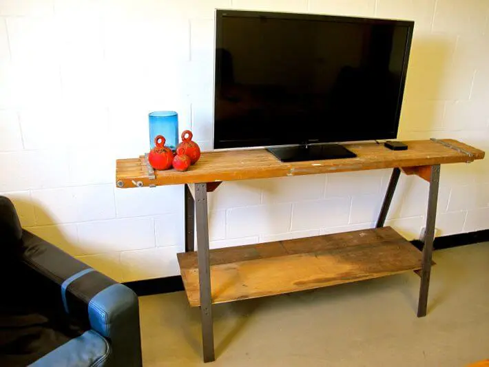 Repurposed Vintage Wooden Scaffolding Plank Turns Tables - HomeJelly