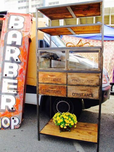 Flea Market Puts on a Hand-Crafted Circus - HomeJelly