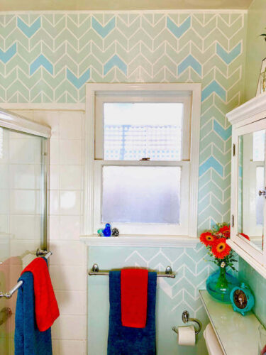 How to Paint a Patterned Wall With Stencils - HomeJelly