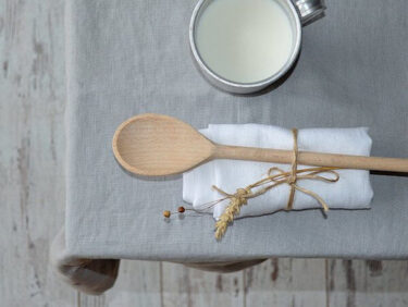 How to Keep Your Table Linens Crisp, Clean and Pristine in 5 Easy Steps ...